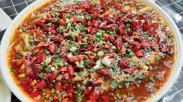 The home-style practice of Chongqing phoenix fish is numb, spicy and ...