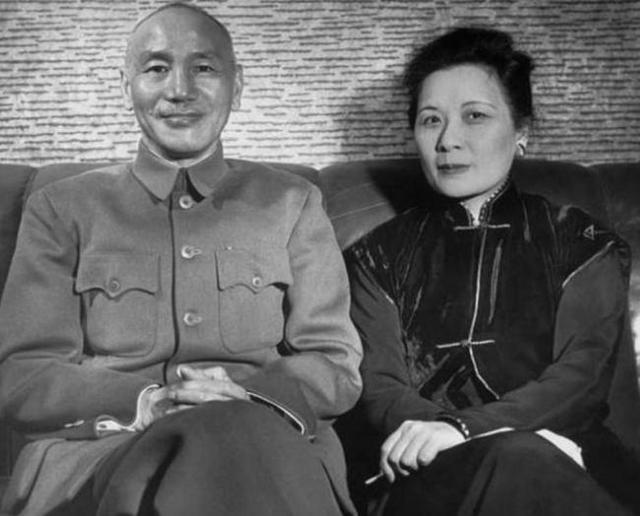 Chiang Ching-kuo beat tigers on the beach, Du Yuesheng, the black boss ...