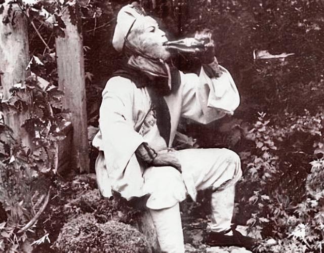 86 version of "Journey to the West" old photos: Tang Monk embraces ...