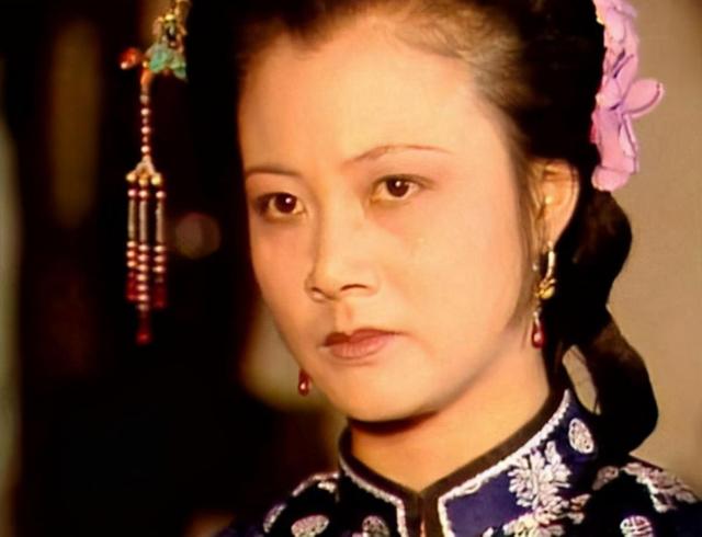 Reading "A Dream of Red Mansions": You Shi's Absurd Behaviour - A Peek ...