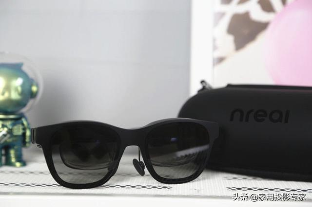 Virtual makes reality "stronger" Nreal Air AR glasses experience - iNEWS