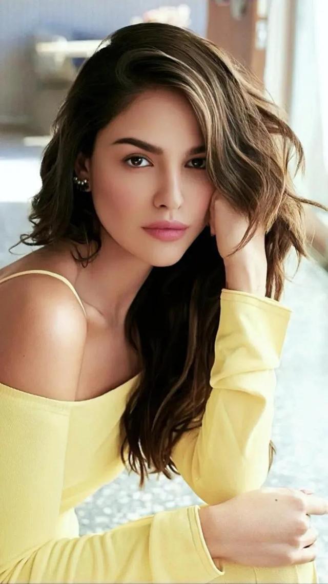 Passionate and Wild, "Mexican Sweetheart" Aisha Gonzalez Photo Album - iNEWS