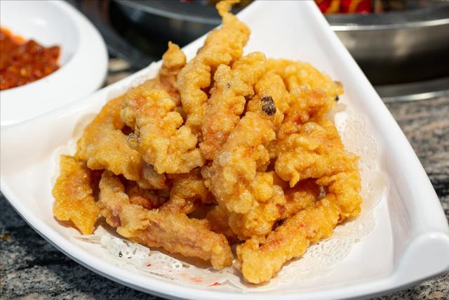 Fried small crispy meat, use starch or flour for paste?The chef teaches ...