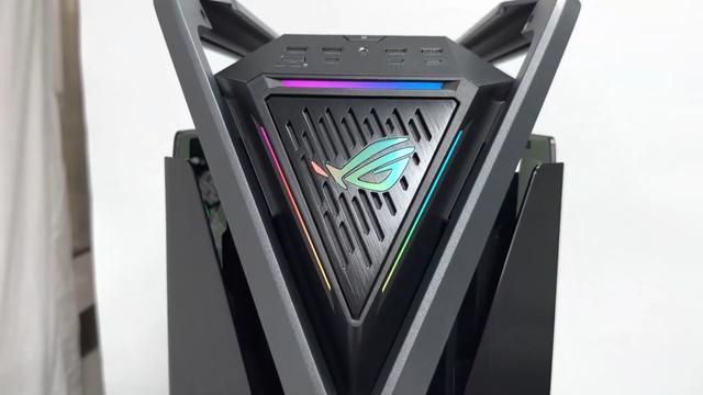 The real "Dragon Man" chassis - ROG Creator has a cool shape and a ...