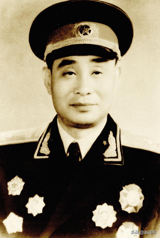 The general who came out of the New Fourth Army (225)——Major General ...