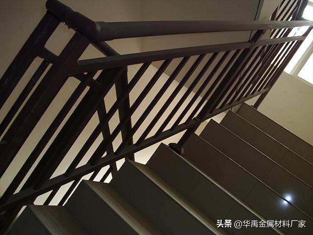 What are the styles of zinc steel assembled stair railings? - iNEWS