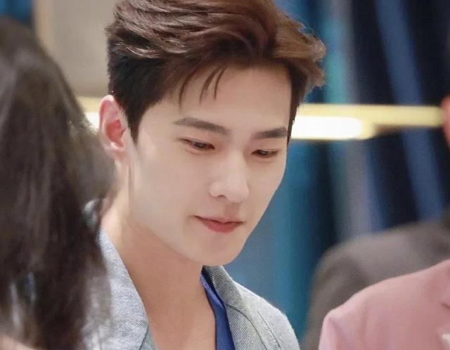 Little Gossip Yang Yang Wu Lei Hu Ge Cai Xukun Yang Zi Li Qinna Zha ...