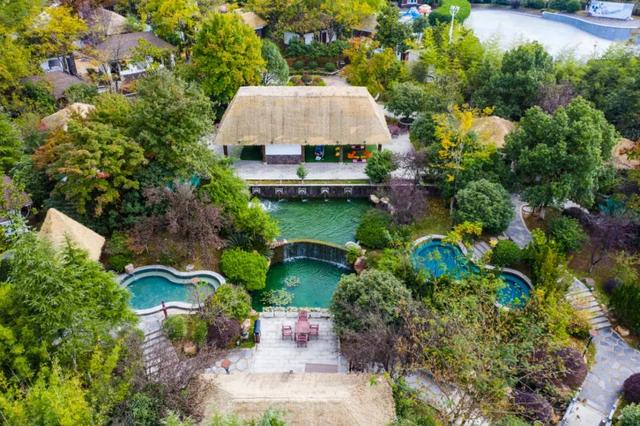 Hot soup and white snow, cooking tea around the stove, those things ...