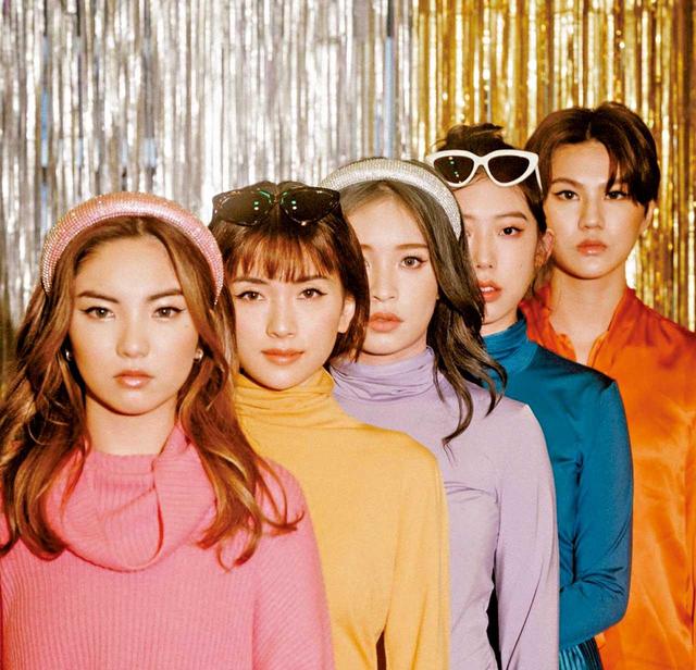 Five Autonomous Little Girls - iNEWS