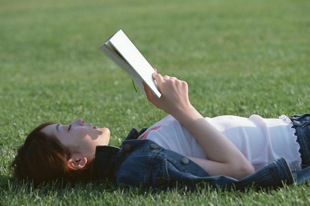 10 Relaxing Poems After Reading, Each Adds Coziness and Poetry to Life ...