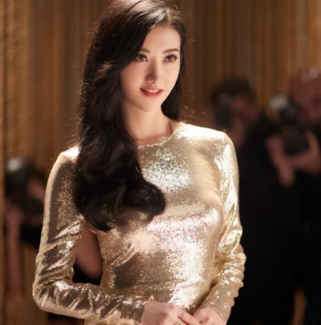 How powerful is CCTV's "makeup remover"?Jing Tian's true appearance is ...