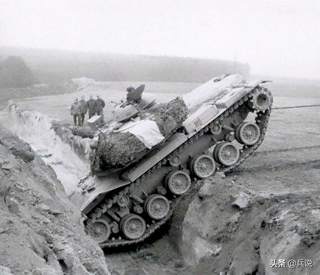 The PLA is exploring ways to deal with tanks: dig holes on the road ...