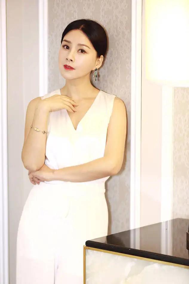 Mingyang Entertainment - Beauty Star - He Lin - iNEWS
