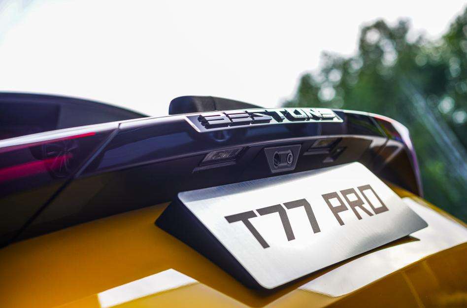 奔騰T77 PRO：以追光者訴說機械柔情 - 資訊咖