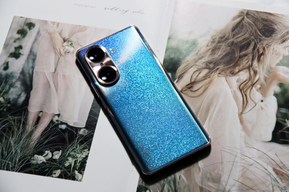 Super high value, and thin and light design!These three mobile phones ...