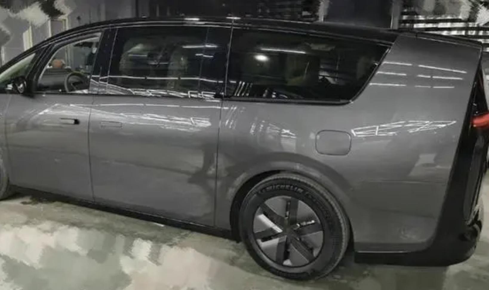 Li Xiang released the actual picture of the ideal MEGA car. The brand ...