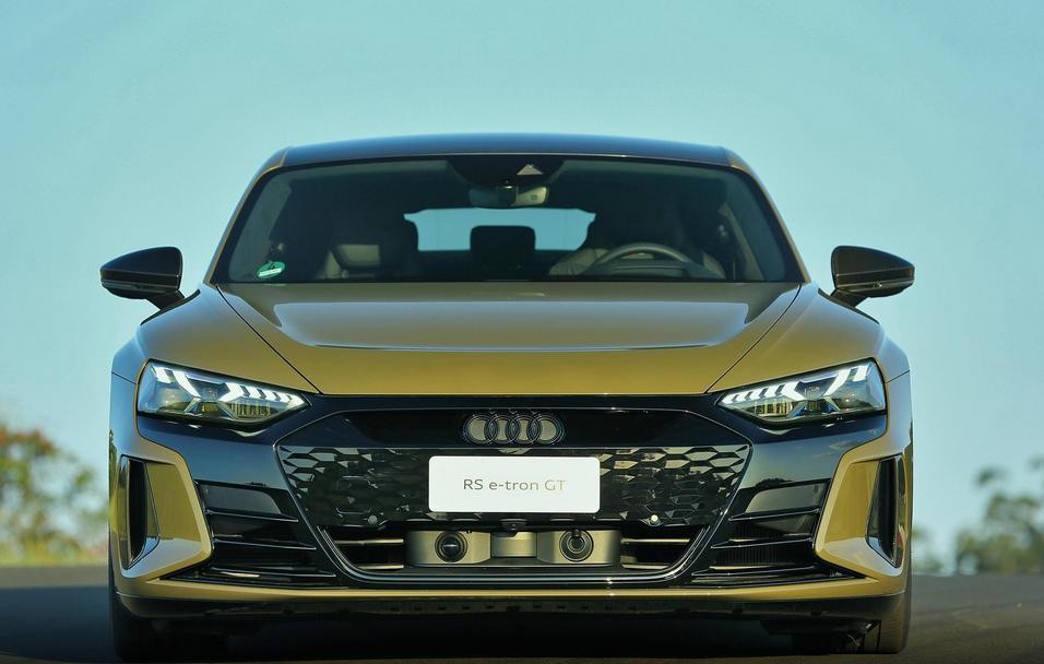 German pure electric luxury masterpiece, pure electric range 560 ...