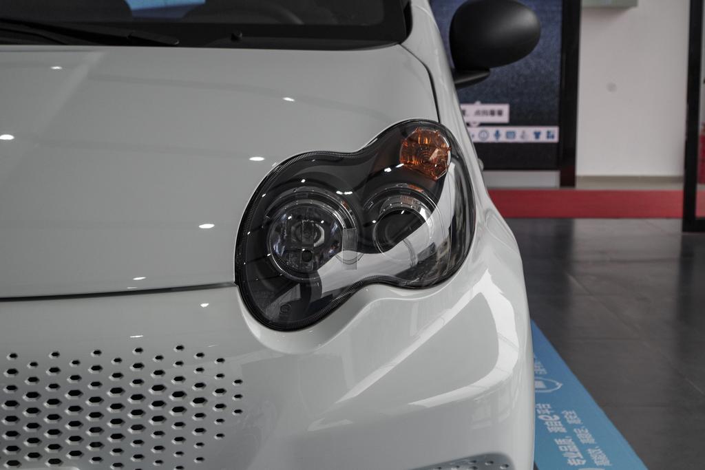 BYD's smallest electric car, a detailed illustration of BYD e1 - iNEWS
