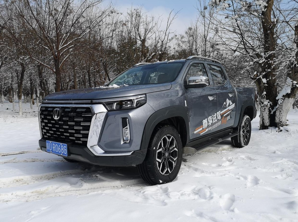 Changan Lantuo pickup gasoline version, ZF integrated 8AT, BorgWarner four-wheel drive + two ...