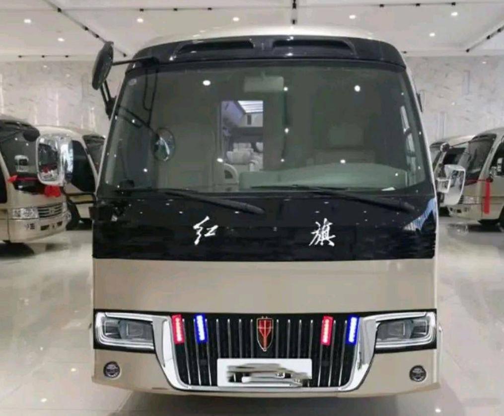 Official car to Toyota?Hongqi L6 "minibus" is becoming more and more ...