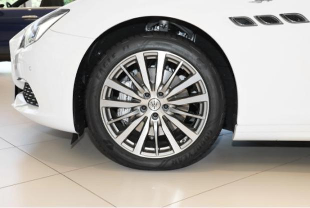 How about the 2022 Maserati President 3.0T GT version with low fuel ...