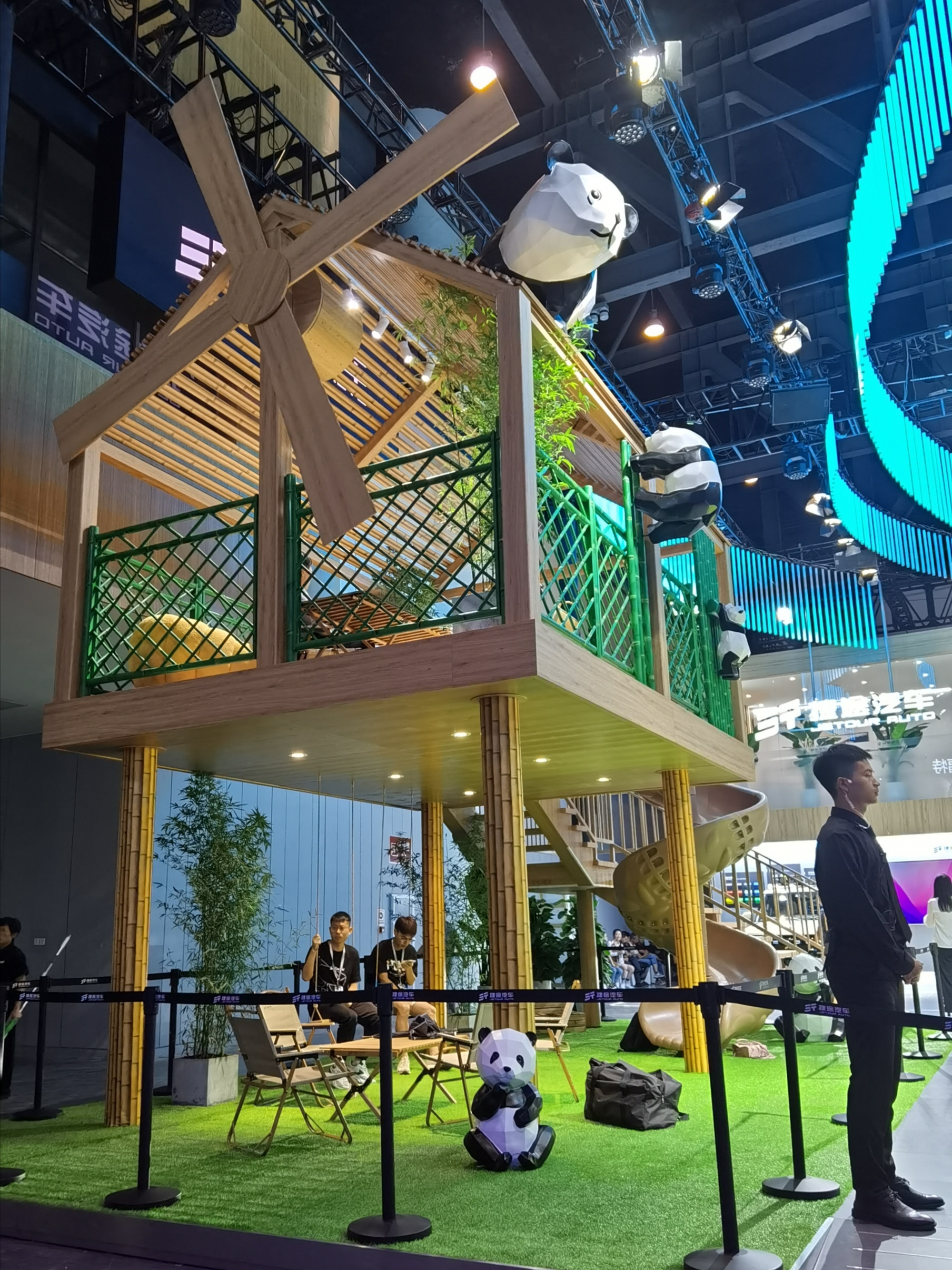 spoiler! The booths of the 2023 Chengdu Auto Show are competing for ...