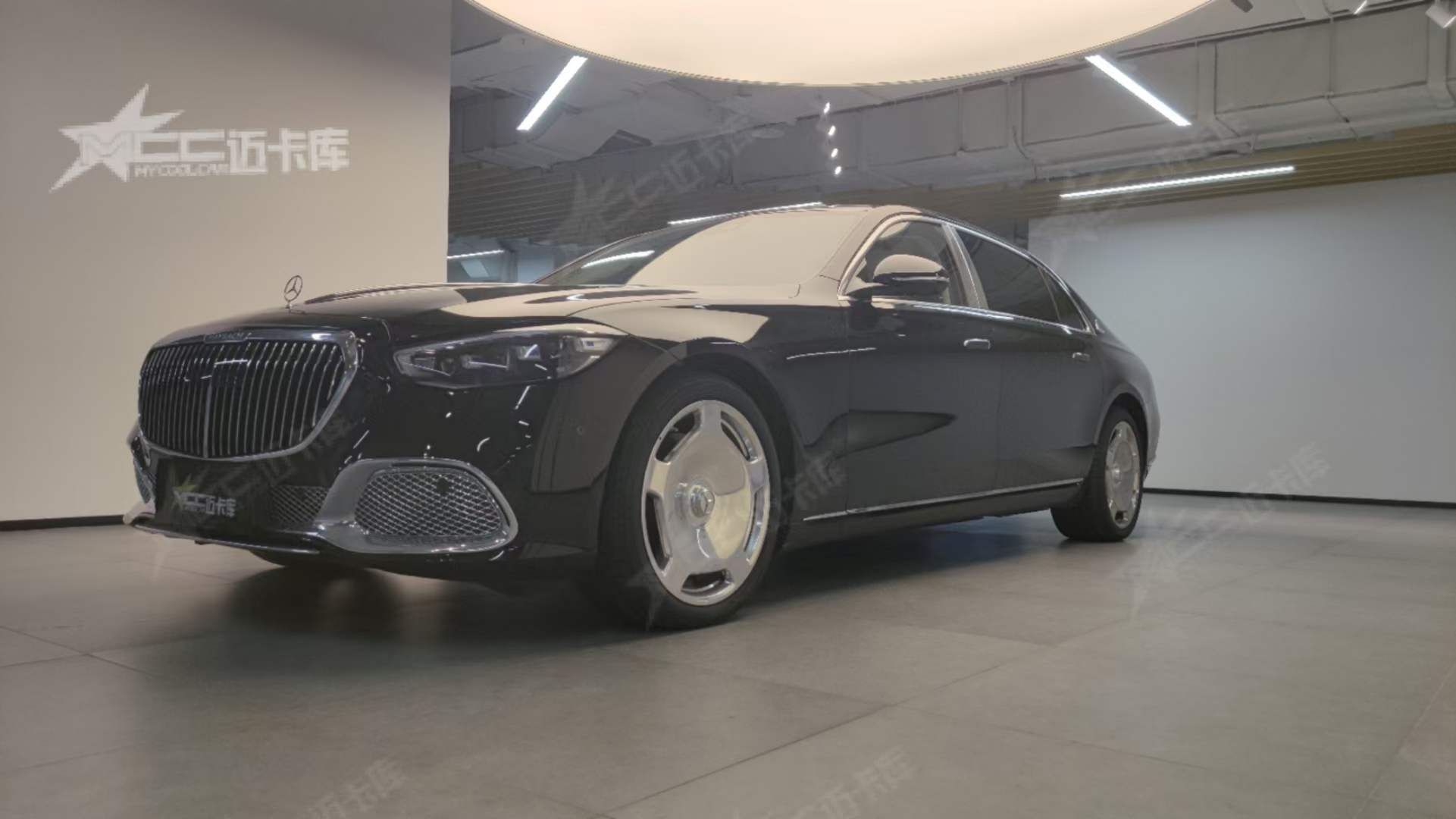 21 Maybach S480 upgrade H38 walnut back panel, double privacy glass, rear wheel steering - iNEWS