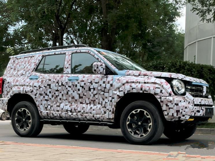 The latest road test spy photos of Tank 400 are exposed, with reduced ...