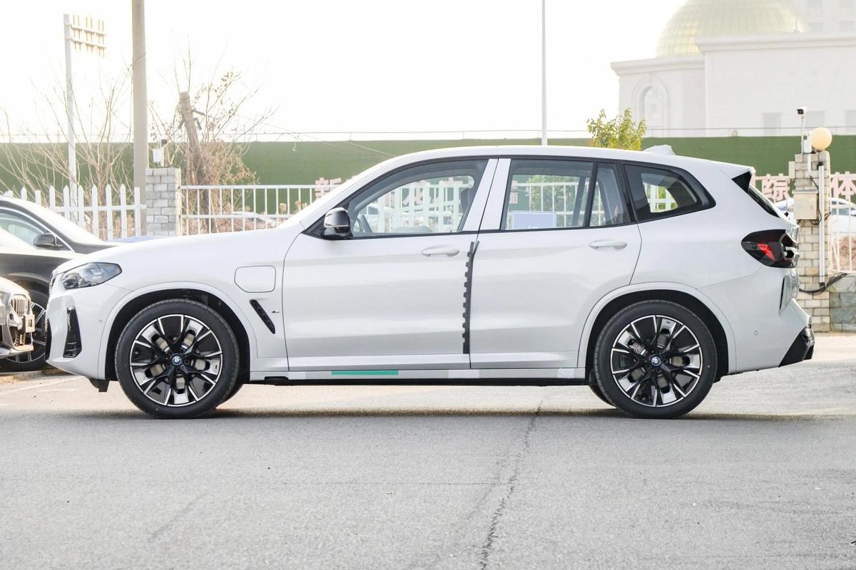 286Ps horsepower, 535km battery life, real shot of BMW iX3, BBA is making efforts in the field ...