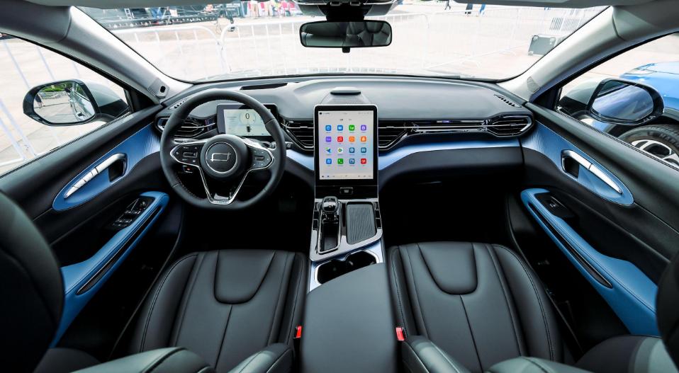 "Burning up the Pentium, enjoying the wonderful things", the three ...