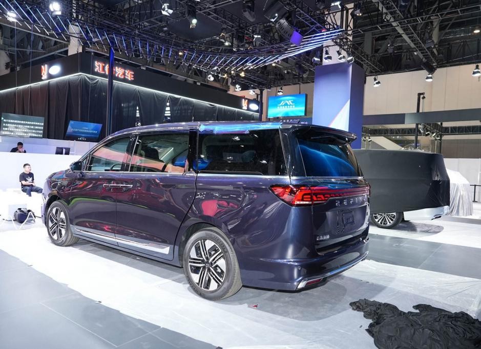 The first MPV equipped with Huawei's Harmony cockpit is not the M8 or D9, but this RF8! - iNEWS