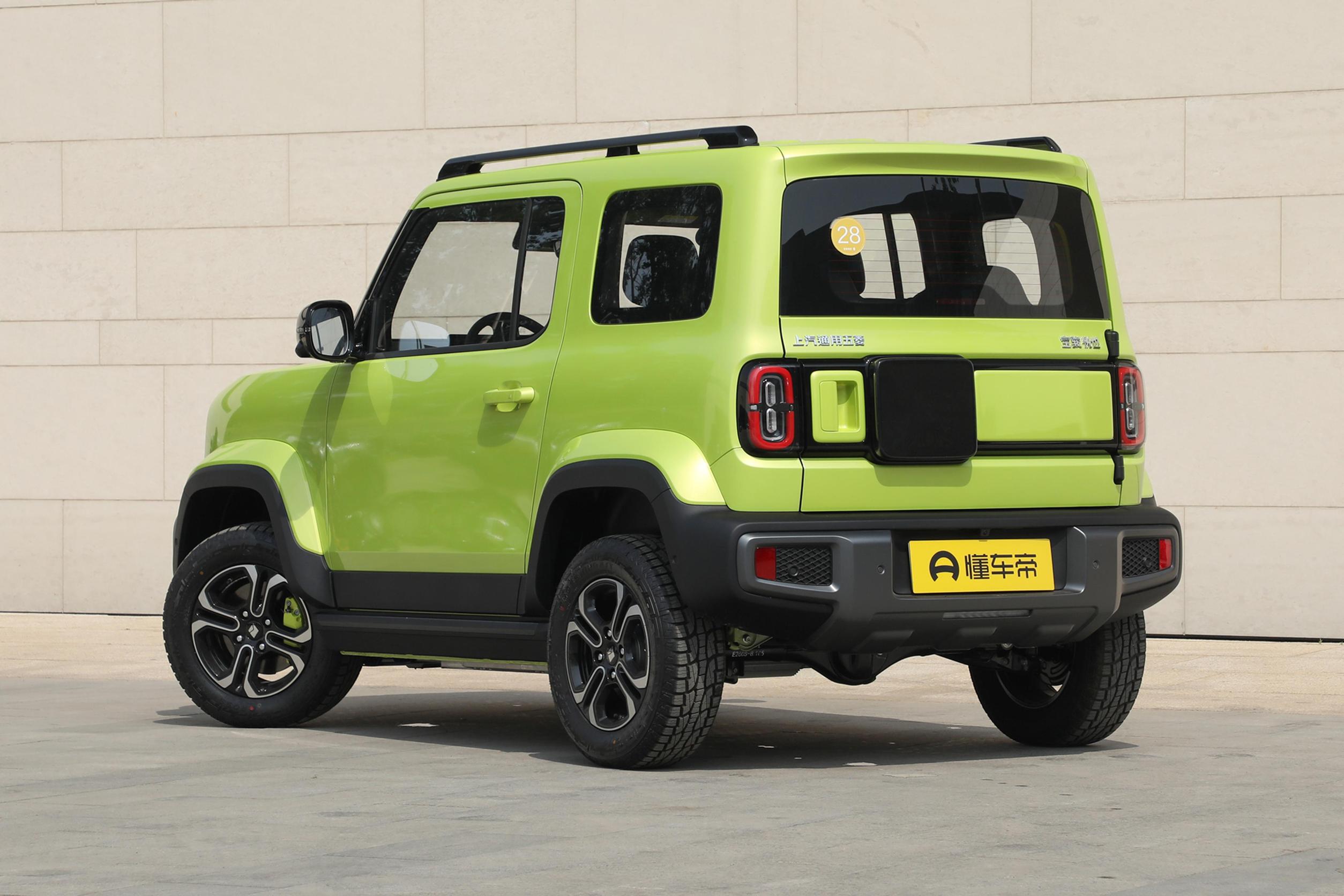 Three newly-launched 80,000-class pure electric vehicles, produced by ...