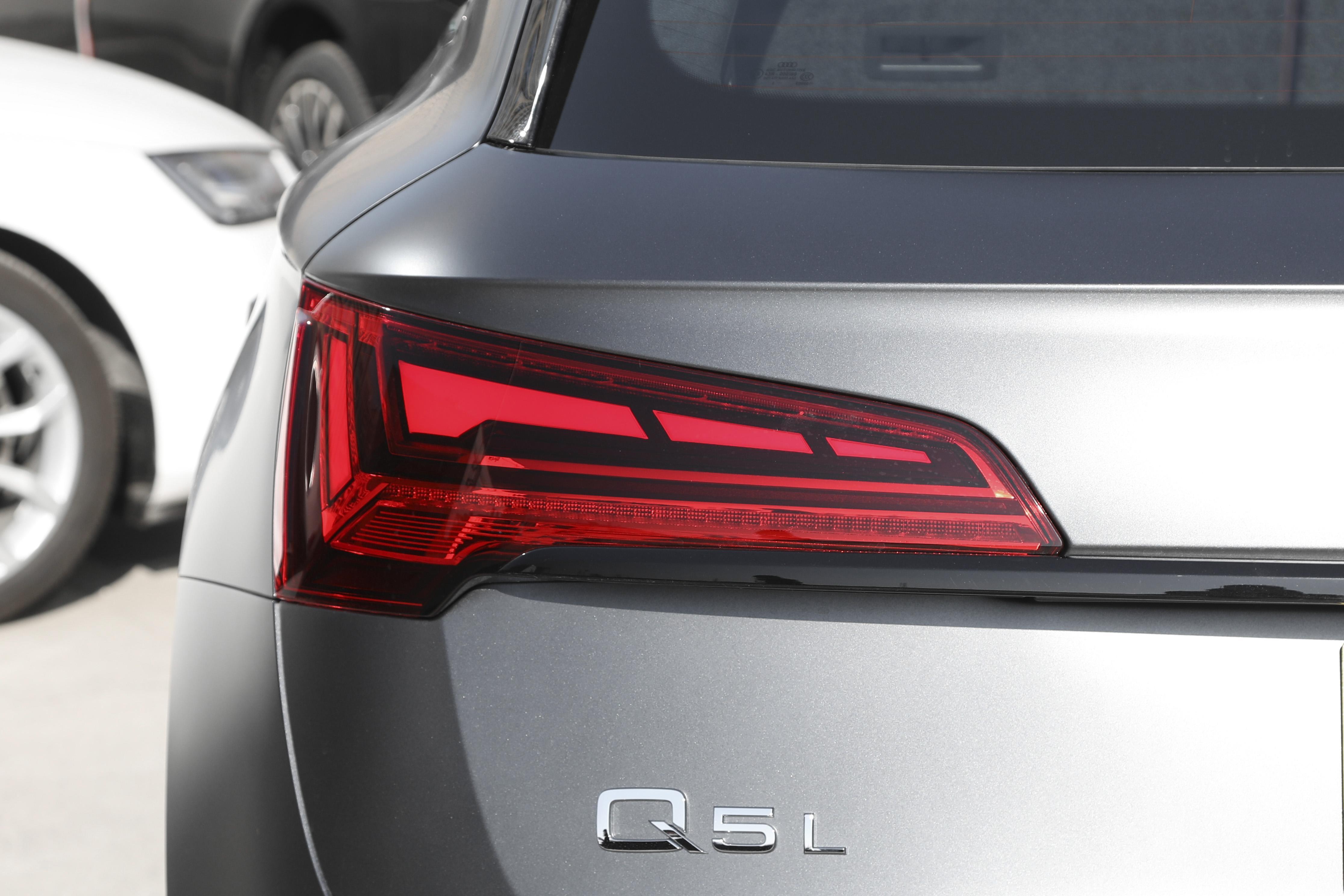 Audi really let go of "dignity"! Q5L dropped by 82,900, and 12,502 vehicles were dumped in 30 ...