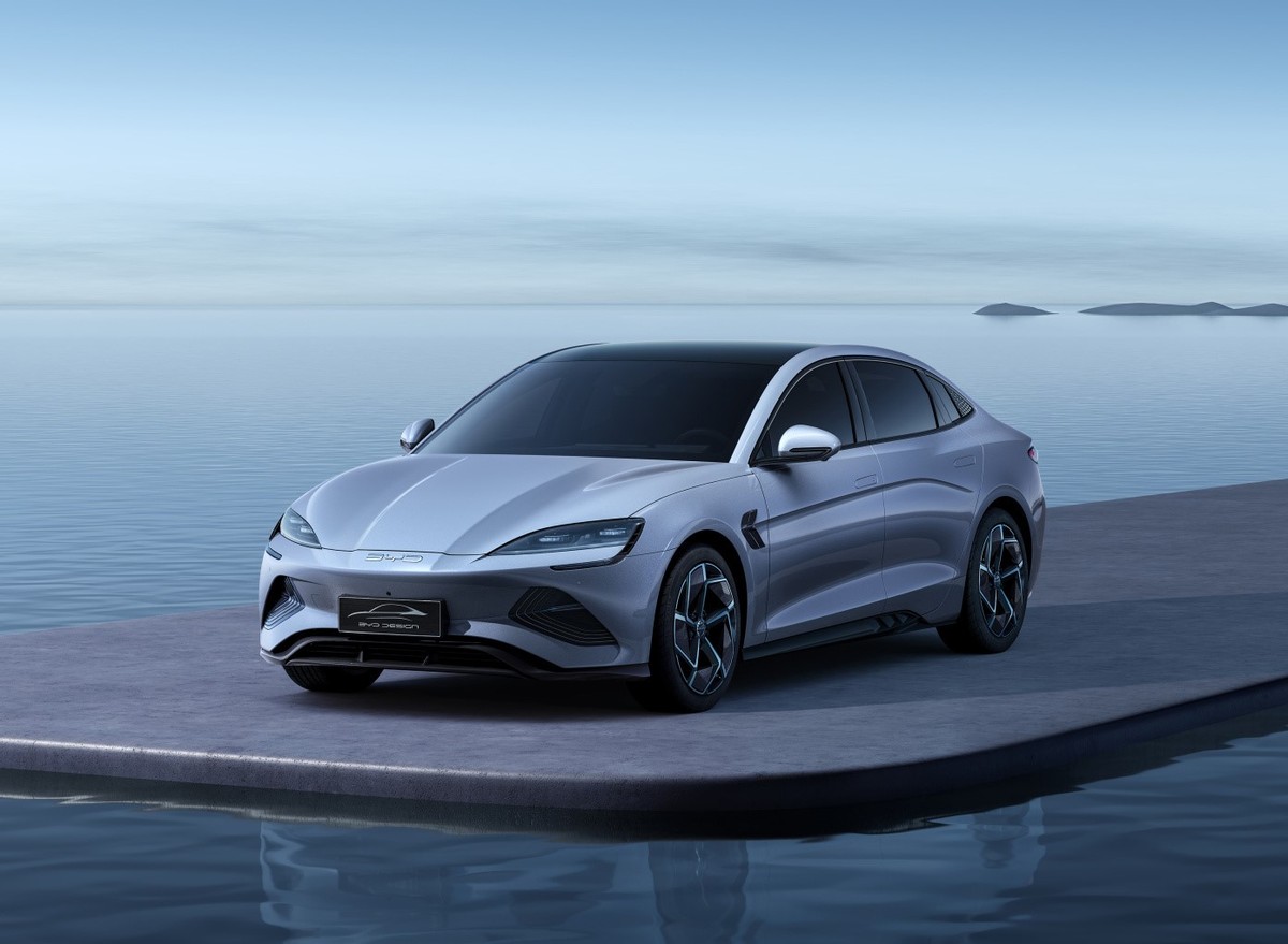 Changan Deep Blue SL03 challenges BYD seals, who is better? - iNEWS