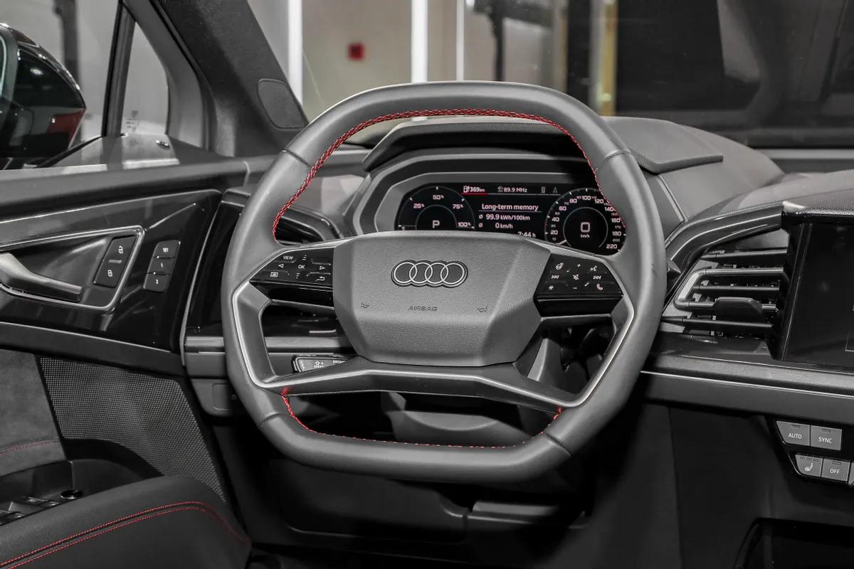 SAIC Audi Q5 e-tron, how does this car perform? - iNEWS
