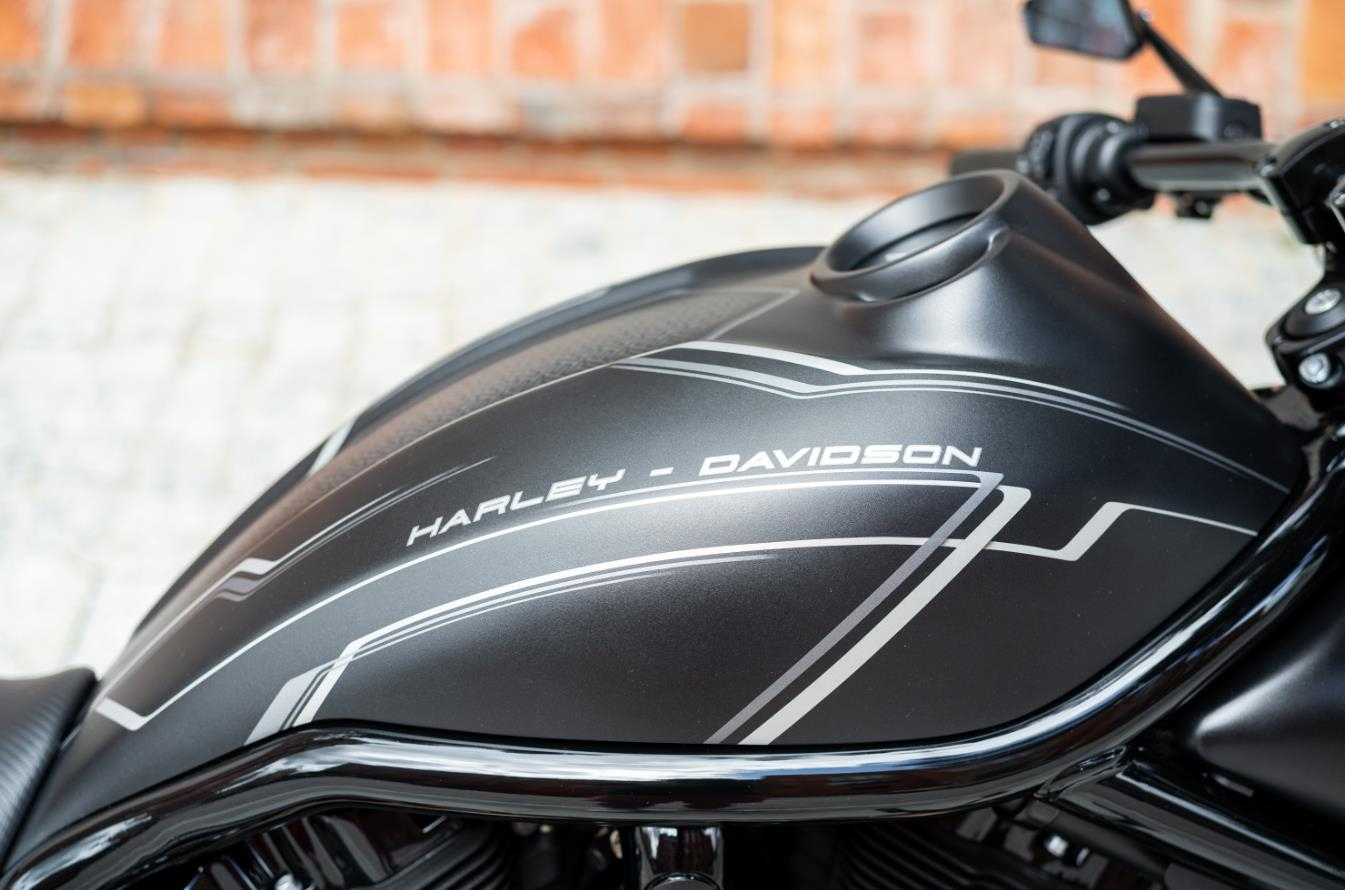 "Dominator" Harley Muscle Night Rod Appreciation - iMedia