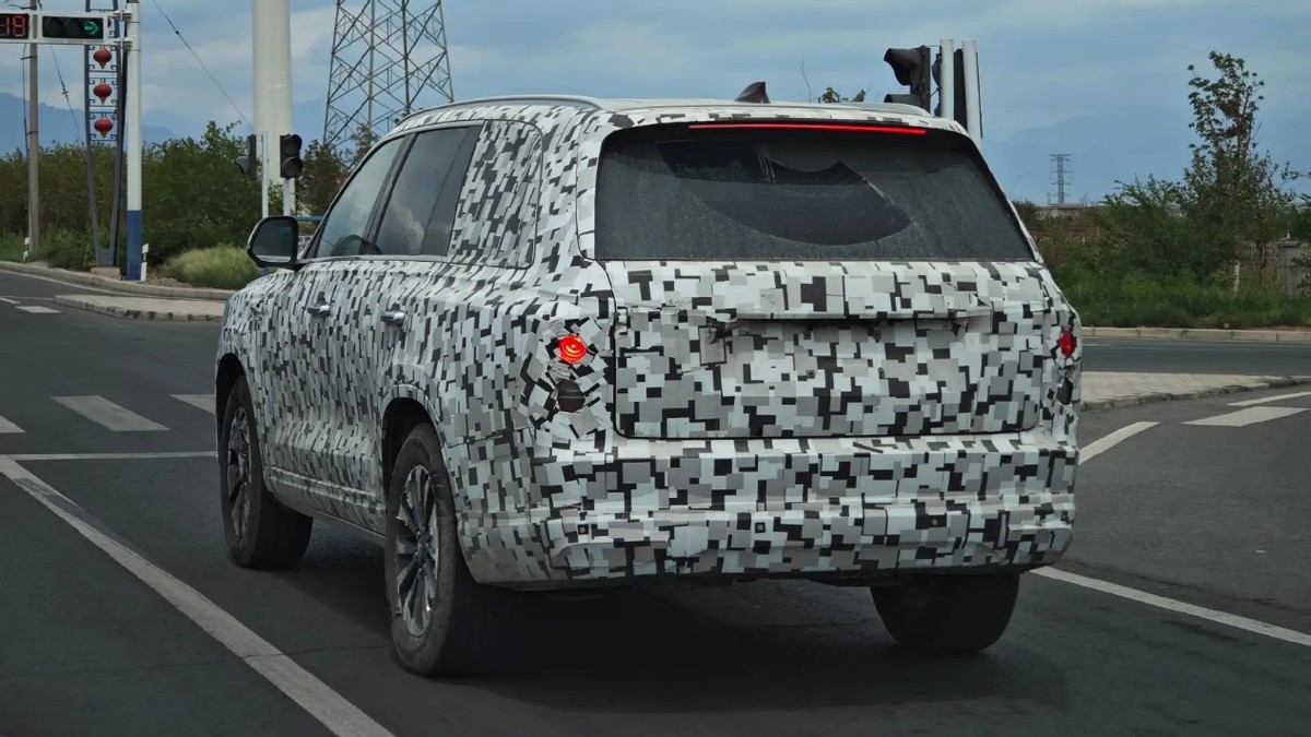 Tank 800 road test spy photos exposed, this aura is leveraged - iNEWS