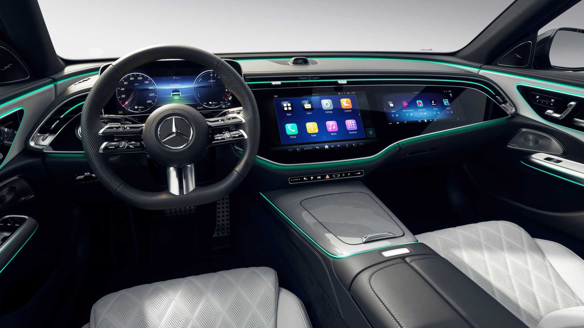 Switch to three-screen layout, the official image of the new Mercedes ...