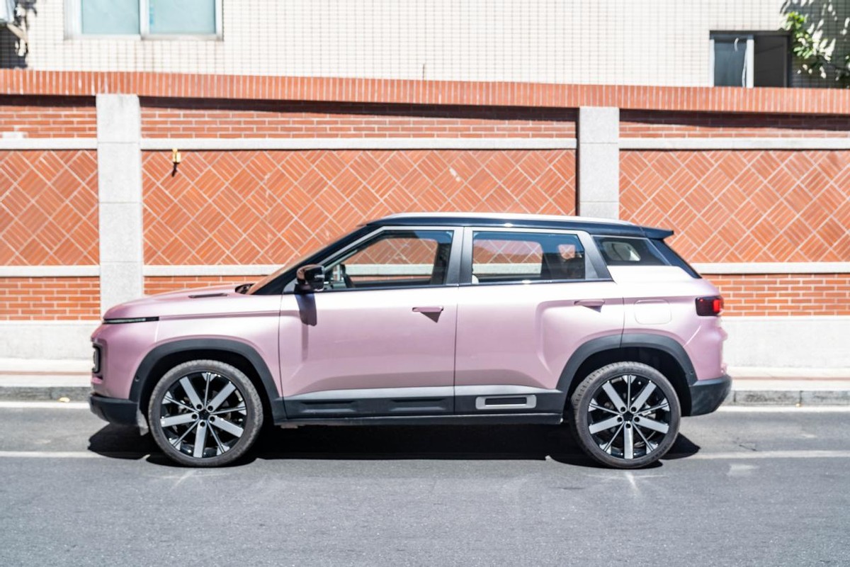 What kind of car should a novice driver buy?Let's take a look at Geely ...