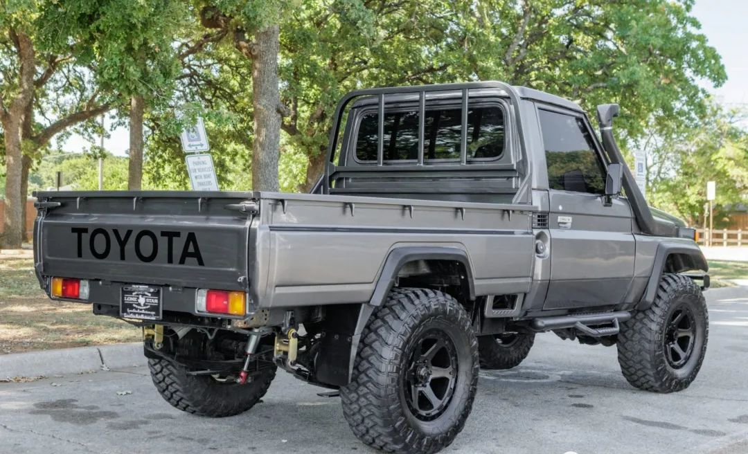 Modified Toyota Land Cruiser LC79 pickup, the most classic off-road ...