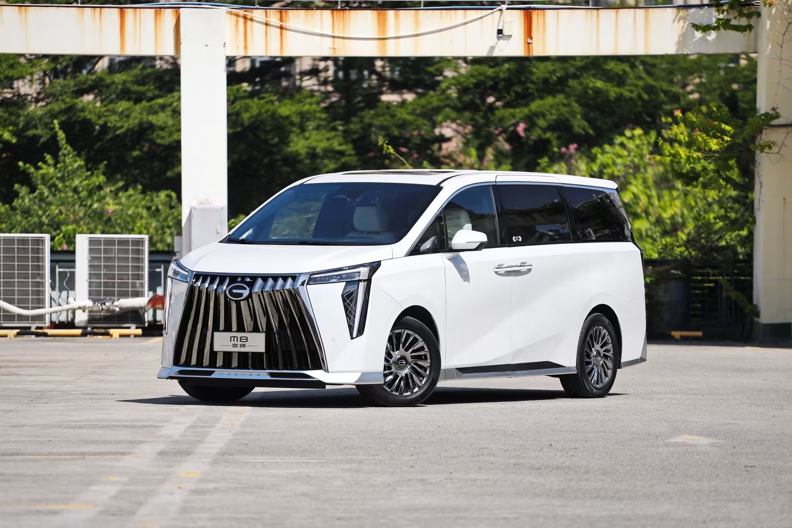 200+ horsepower, 5 meters+ length, 7 spacious seats, two/four-wheel ...