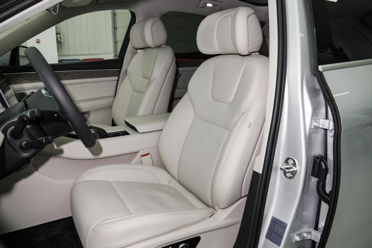 Sci-fi shape, equipped with four-wheel drive, equipped with Kirin 990A ...