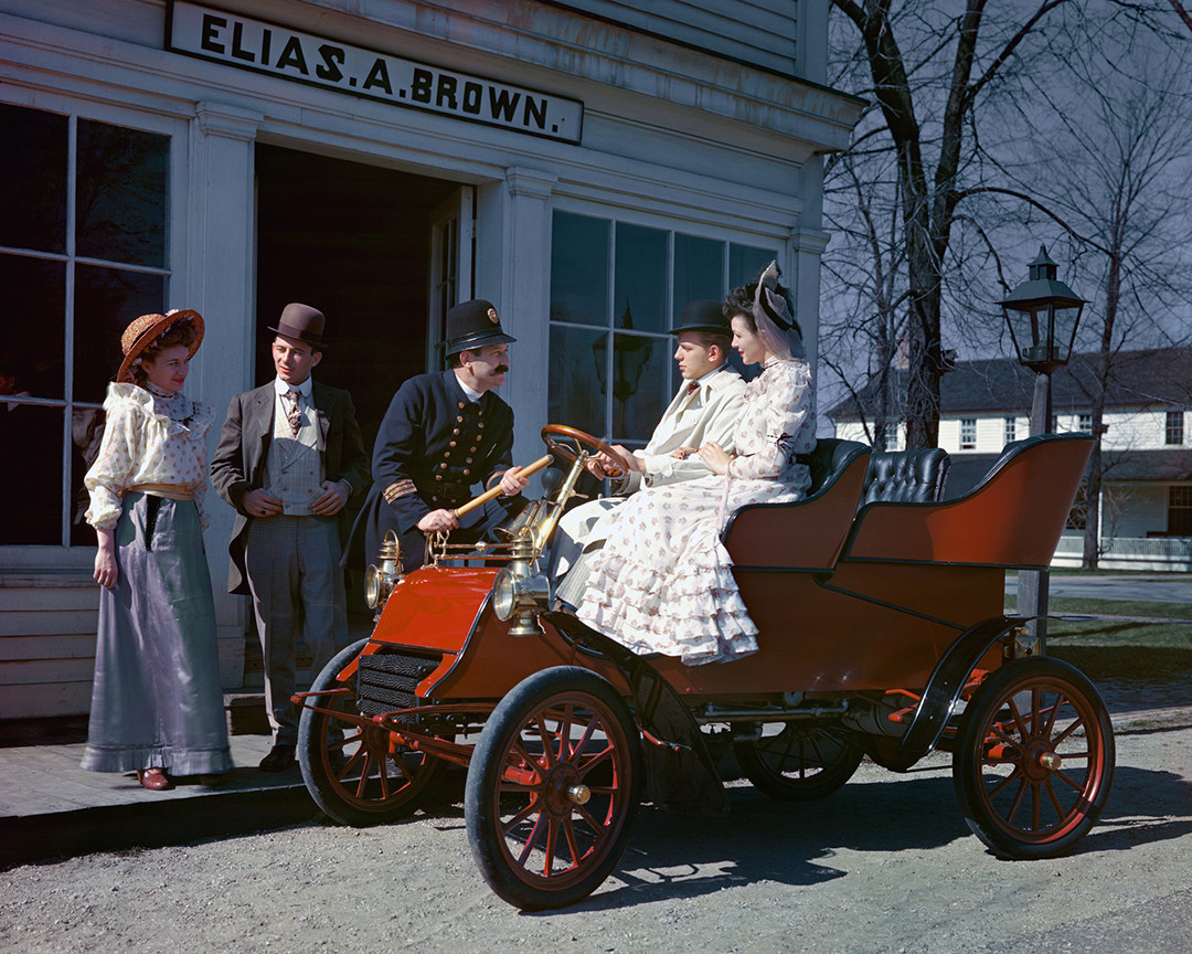 Do high-end cars play these tricks?Buying a car is like buying a color ...
