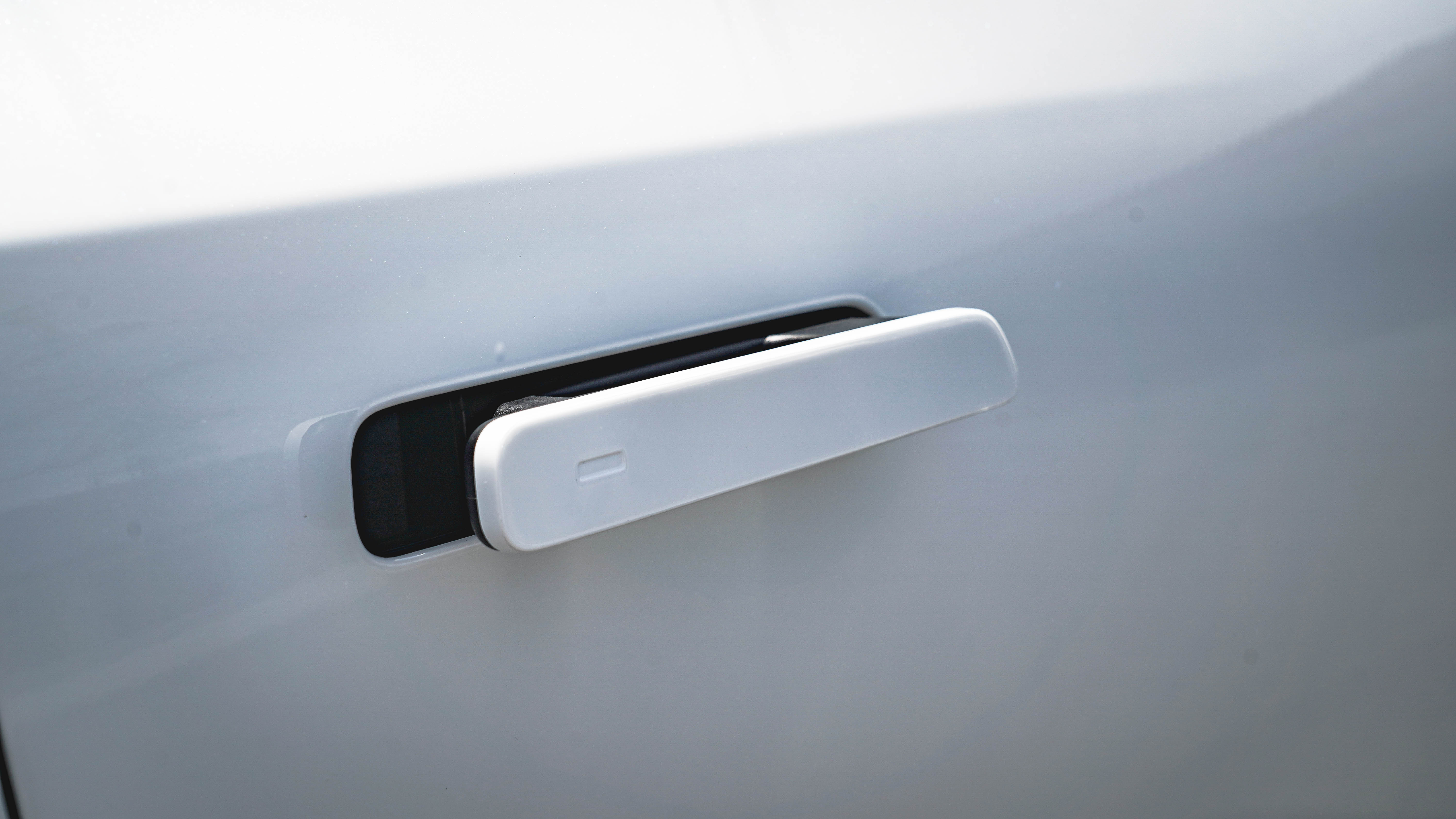 Ideal L7 sticker BOP invisible car cover - iNEWS