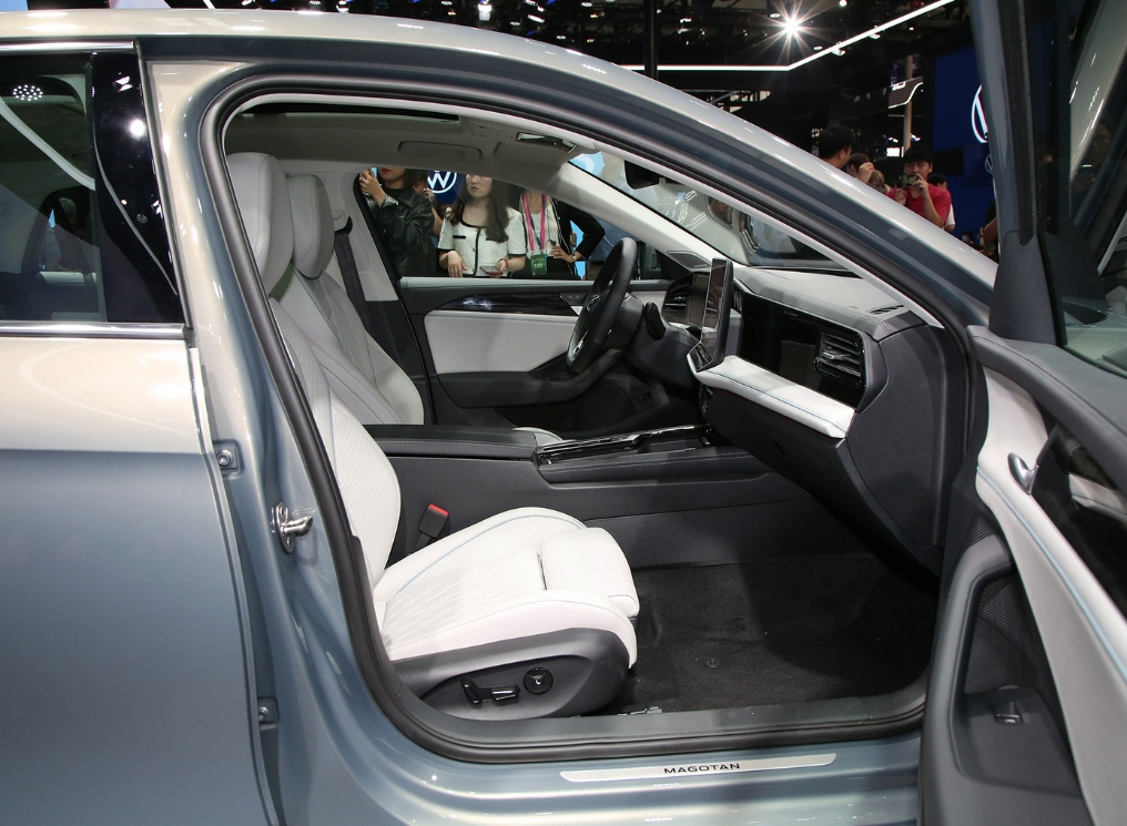 It's the intelligent driving system - iNEWS