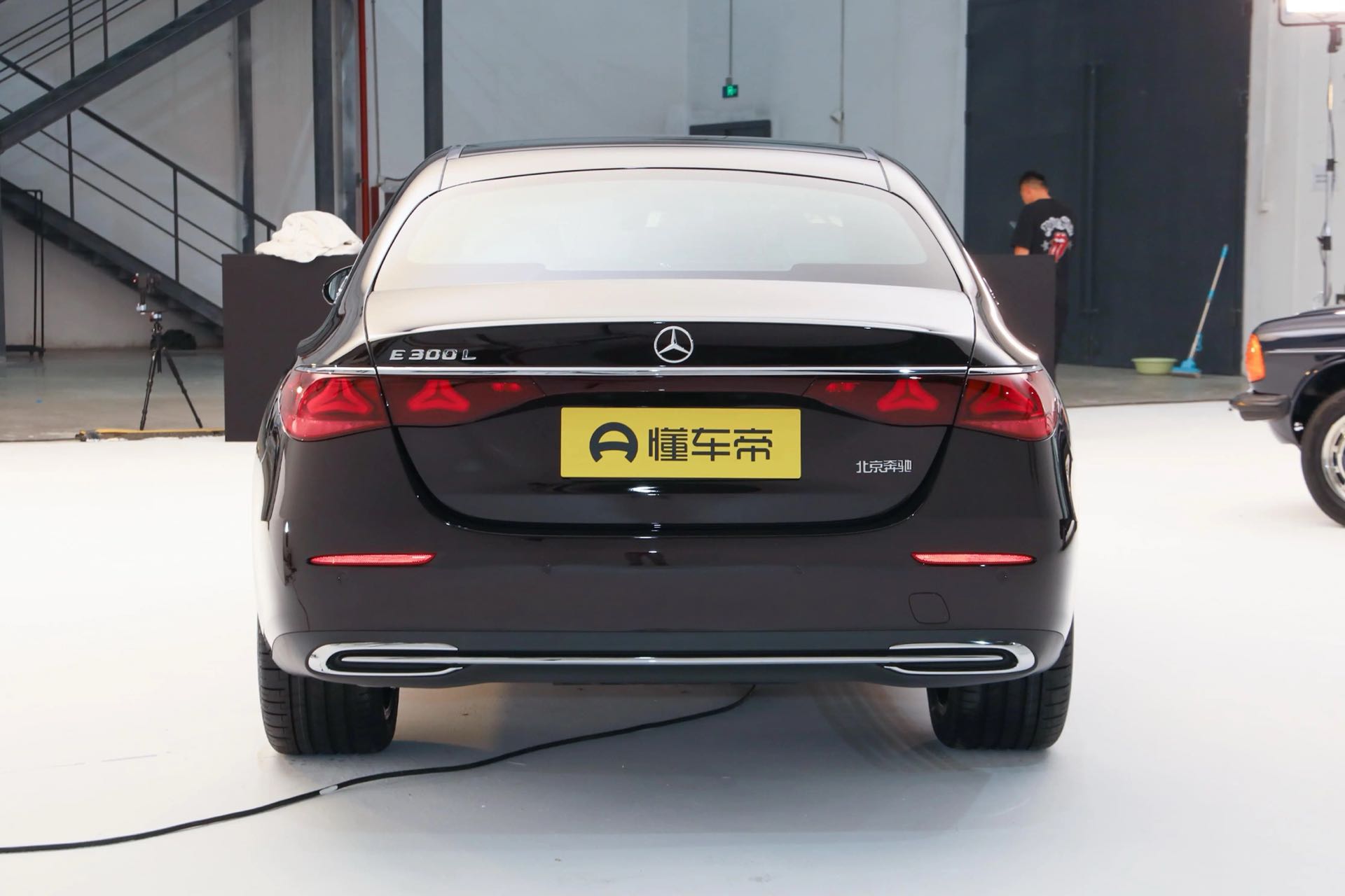 The Mercedes-Benz E 300 L is equipped with 2.0T+9AT and a 48V mild hybrid system, and its ...