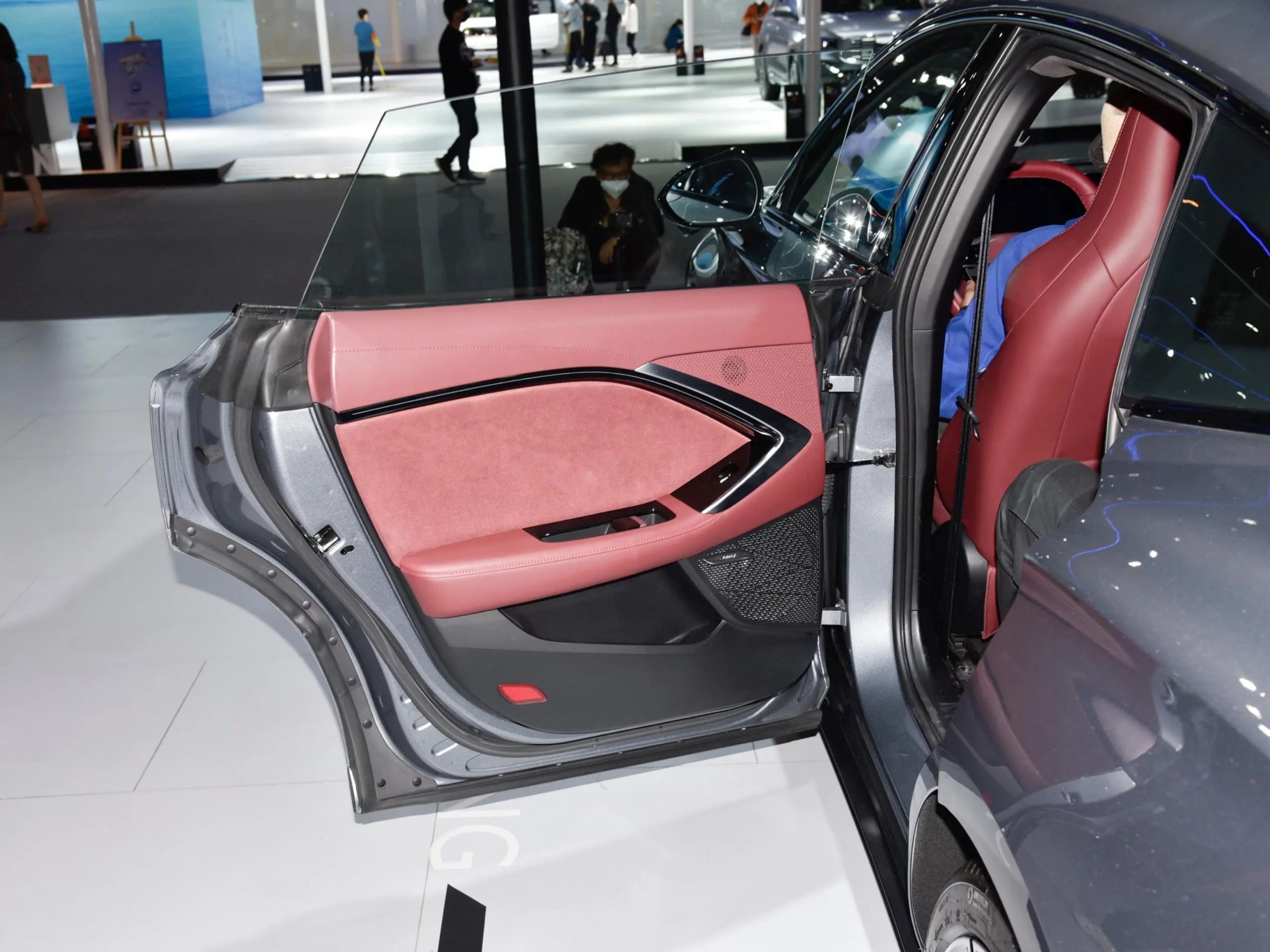 The top match is 169,800! The frameless door is more beautiful than the ...