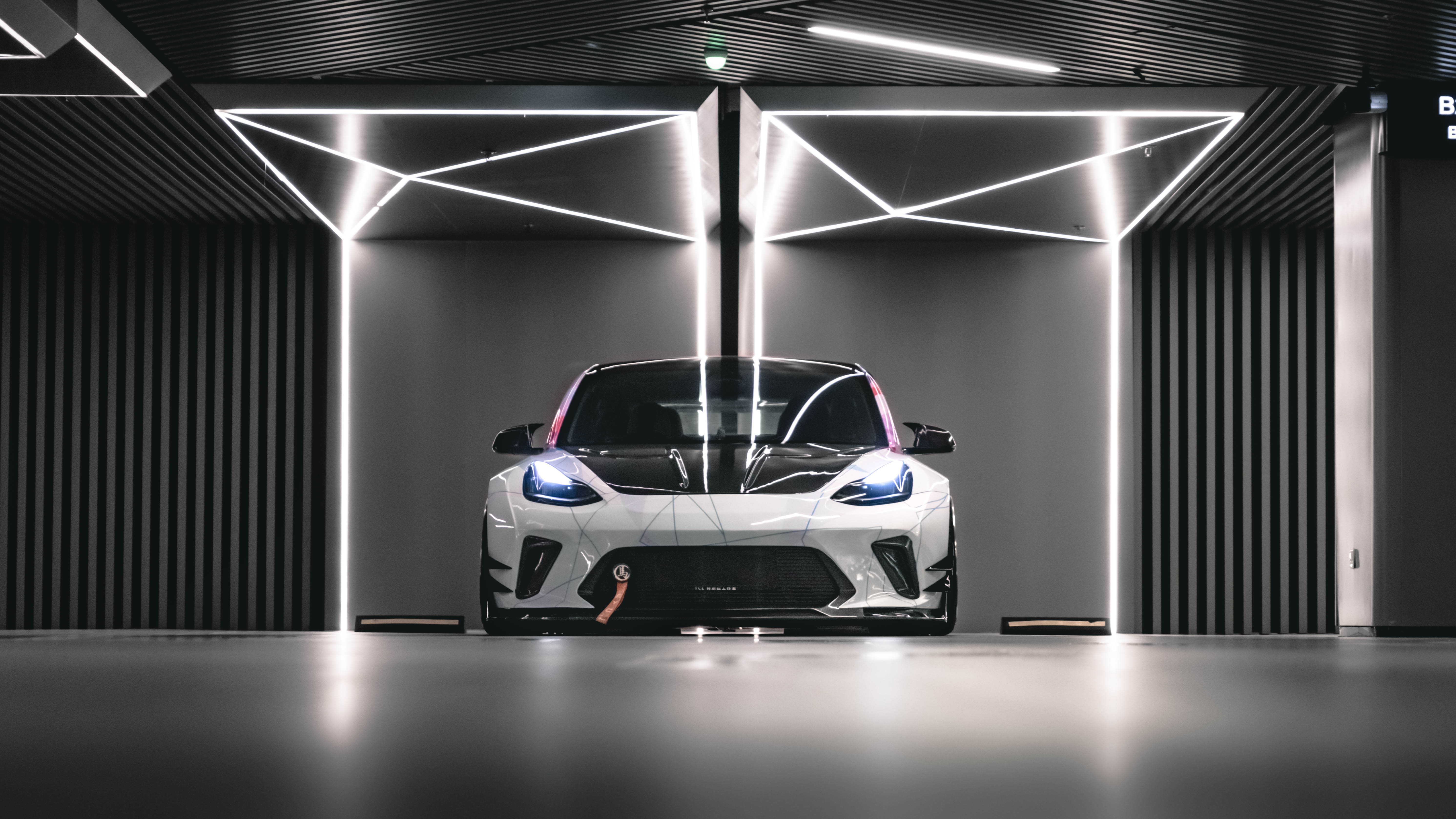 Tesla model 3 color change line fragment painting - iNEWS