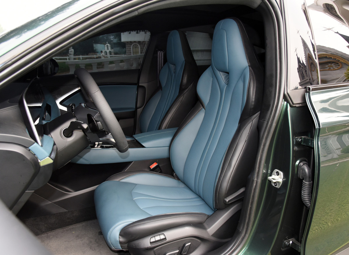 New MG7 interior exposed, 33-inch Dalian screen + frameless door ...