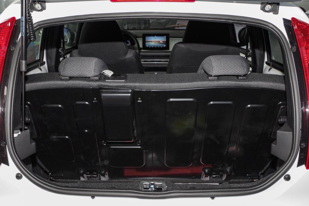 BYD's smallest electric car, a detailed illustration of BYD e1 - iNEWS